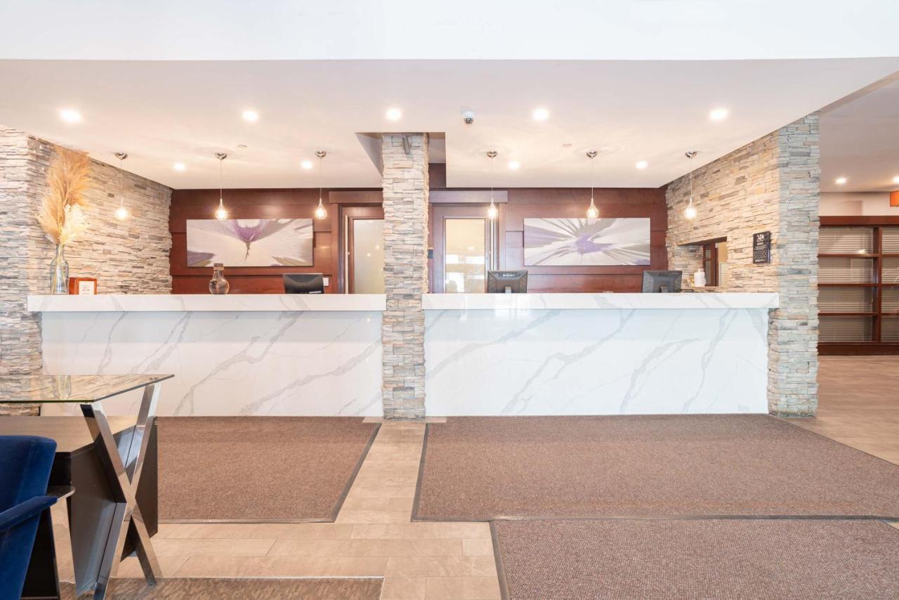 SANDMAN HOTEL EDMONTON WEST | ⋆⋆⋆ | CANADA | SEASON DEALS FROM $85