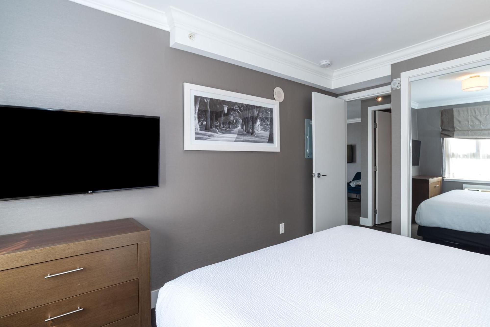 SANDMAN HOTEL EDMONTON WEST | ⋆⋆⋆ | CANADA | SEASON DEALS FROM $85